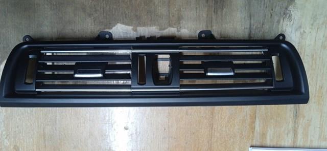 64229166891 BMW вентиляционная решотка левая