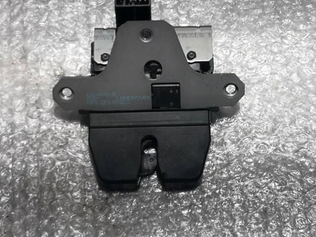 LR025420 Land Rover замок крышки багажника