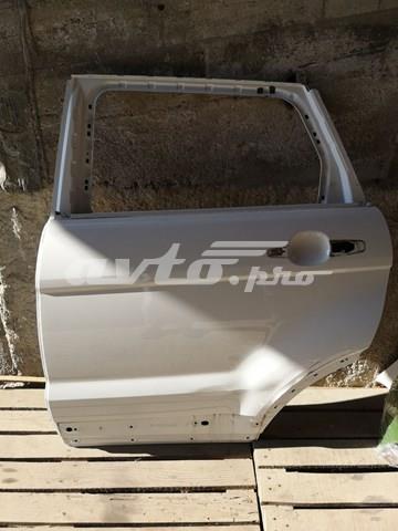 LR028557 Land Rover дверь задняя левая. в родной краске, оригинал