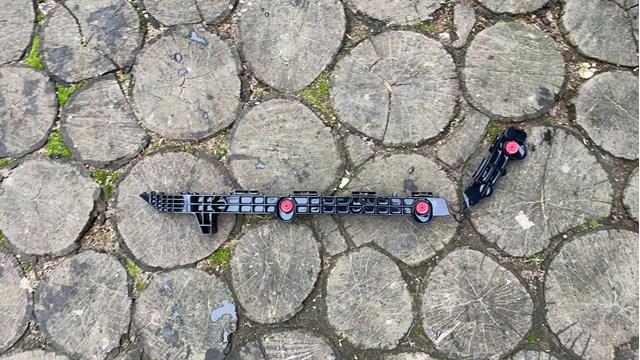 5257606140 Toyota кронштейн заднего бампера левый