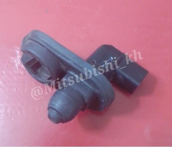 8608A220 Mitsubishi датчик закрывания дверей (концевой выключатель)