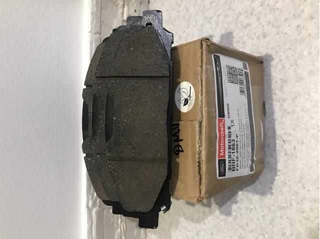FR3Z2001P Ford колодки тормозные передние дисковые
