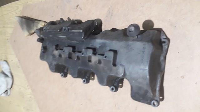 A1120100330 Mercedes крышка клапанная правая