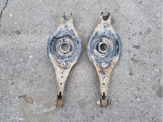 KD3528300 Mazda рычаг задней подвески нижний правый