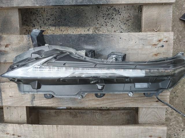 8162078040 Toyota фара дневного света левая
