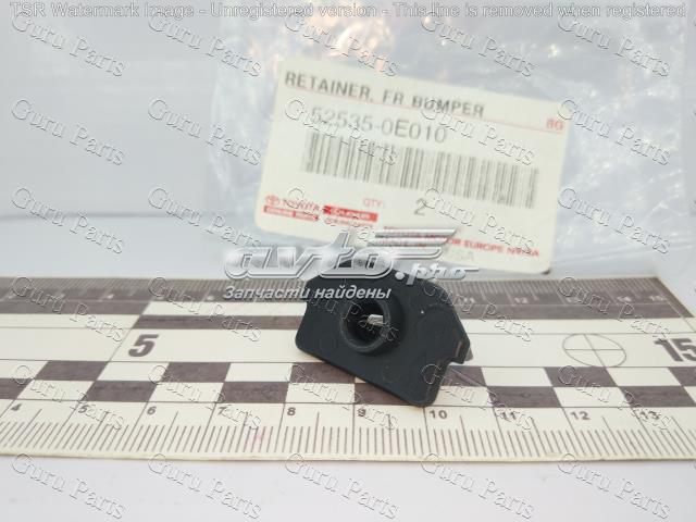 525350E010 Toyota кронштейн бампера переднего правый
