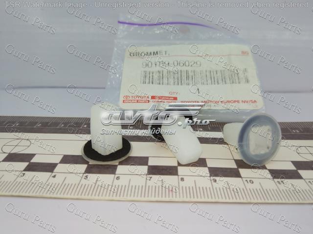 9018906029 Toyota клипса крепежная