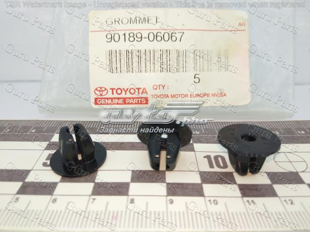9018906067 Toyota клипса