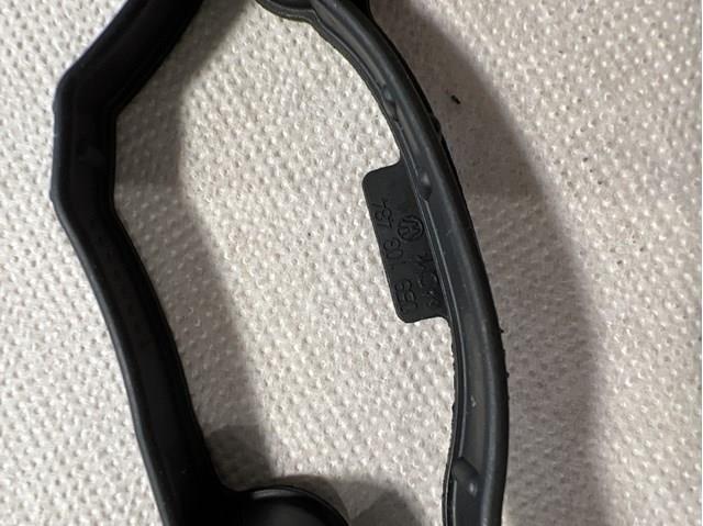 059103484 VAG прокладка клапанной крышки двигателя правая