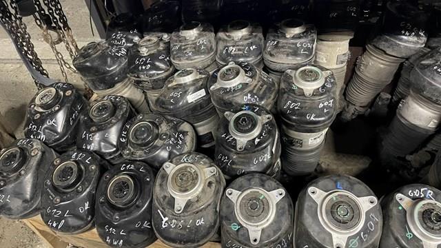 37106869040 BMW пневмоамортизатор