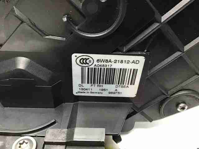 LR011275 Land Rover замок двери передней правой