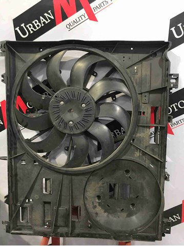 LR048176 Land Rover диффузор радиатора охлаждения, в сборе с мотором и