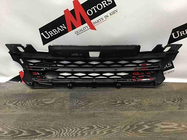 LR054766 Land Rover решетка радиатора