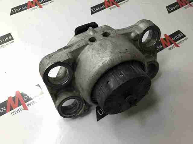 LR057632 Land Rover Подушка (опора) двигателя левая/правая