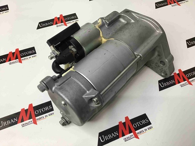 LR090947 Land Rover стартер