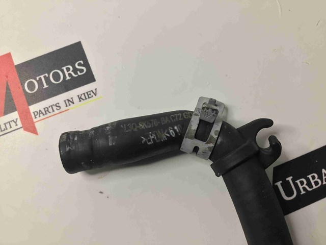 LR023142 Land Rover шланг (патрубок системы охлаждения)