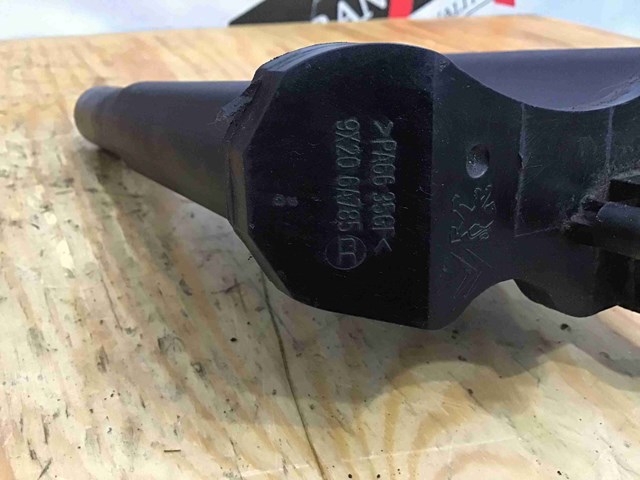 LR054999 Land Rover клапан pcv вентиляции картерных газов