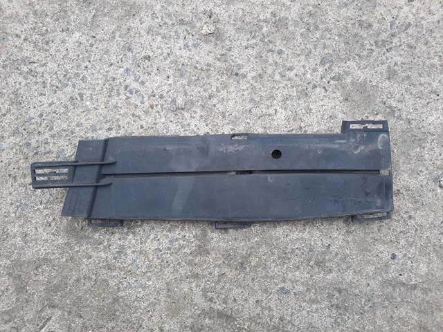 51117385263 BMW решетка бампера переднего внутренняя левая