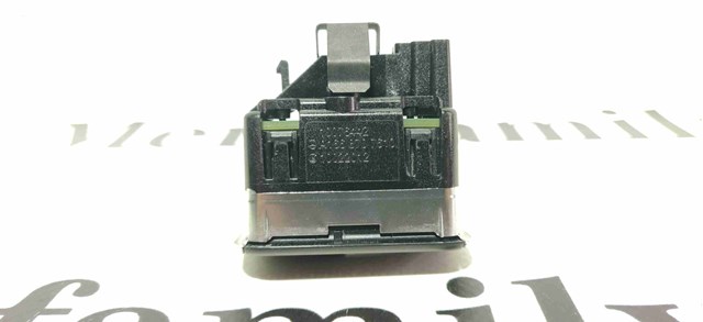A1668707610 Mercedes переключатель кнопочный