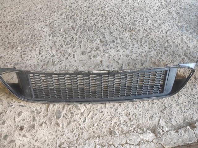 51748049347 BMW рамка решетки переднего бампера