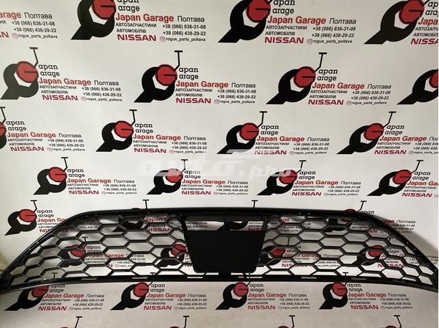 622599UF0A Nissan решетка бампера переднего