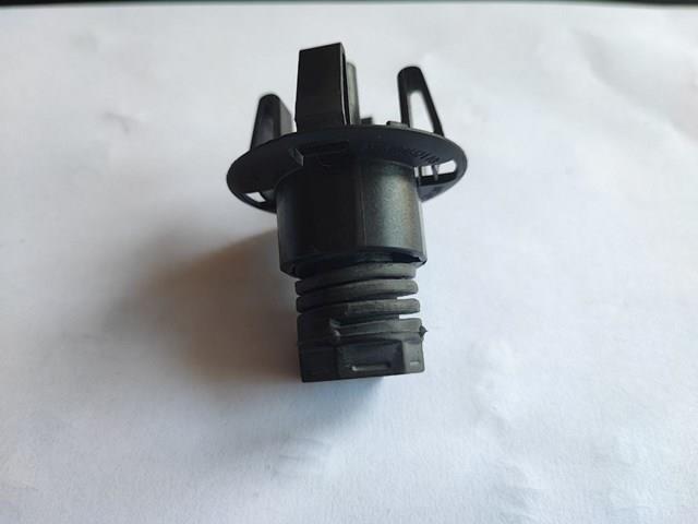 51767183752 BMW буфер (отбойник капота)