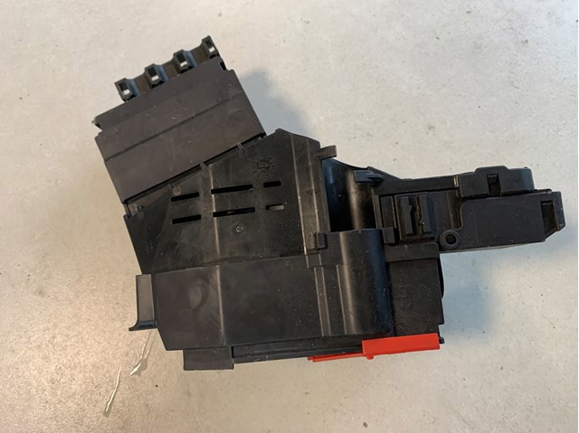 A1665405202 Mercedes блок предохранителей