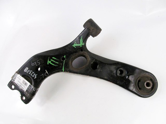 4806942050 Toyota рычаг передней подвески нижний левый