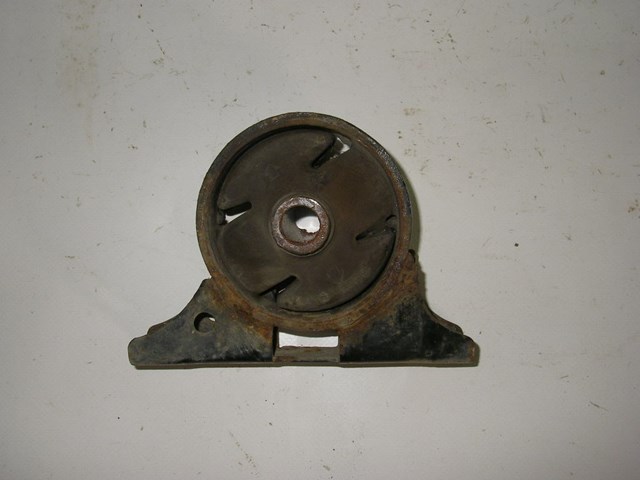 MR589152 Mitsubishi подушка (опора двигателя передняя)