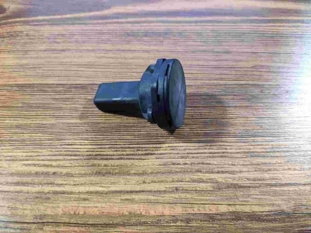 17117596922 BMW кронштейн радиатора верхний