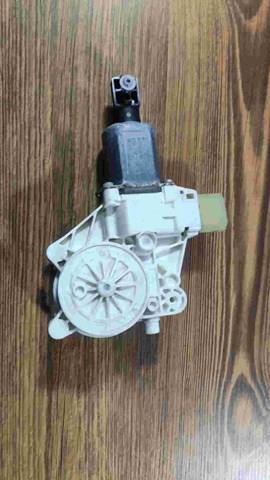 67627046032 BMW Мотор стеклоподъемника двери передней правой