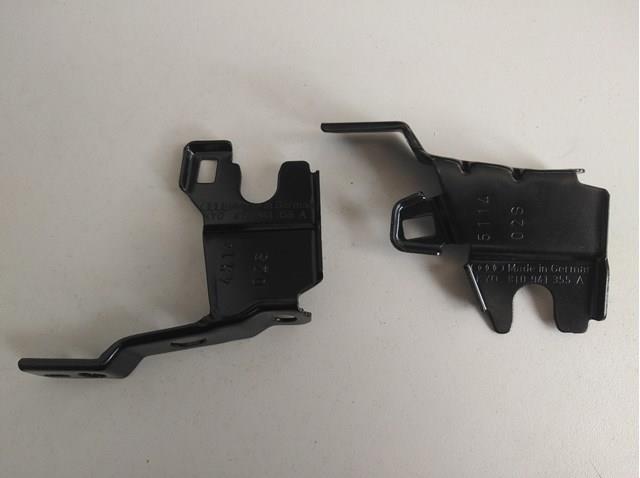 8T0941355A VAG кронштейн (адаптер крепления фары передней левой)