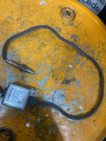 0009050608 Mercedes сравнить цены на Автопро