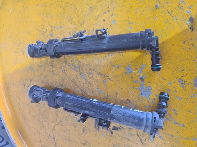 A1668601147 Mercedes держатель форсунки омывателя фары (подъемный цилиндр)