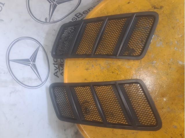 A1668800105 Mercedes панель кузову