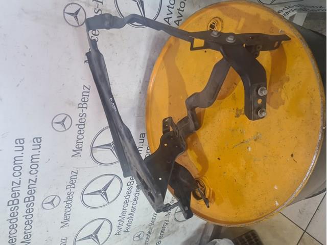 A2046201291 Mercedes суппорт радиатора правый (монтажная панель крепления