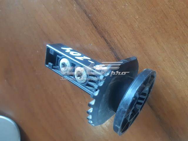 A2048800130 Mercedes направляющая переднего бампера