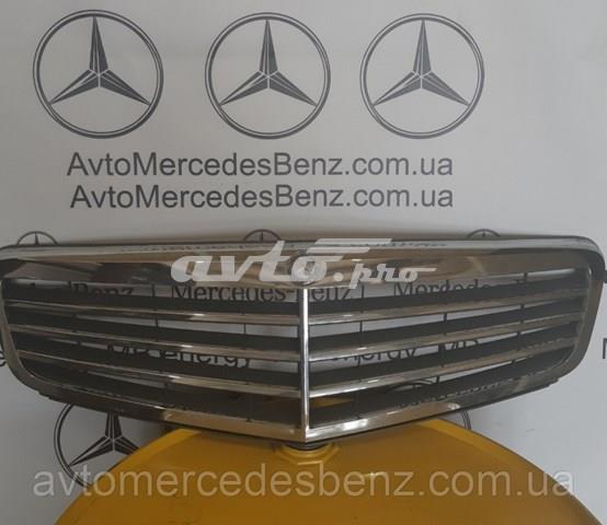 A2048801283 Mercedes решетка радиатора