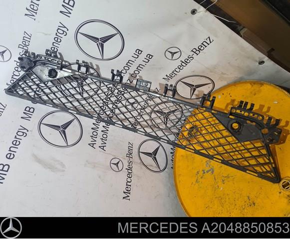 A2048850853 Mercedes решетка переднего бампера