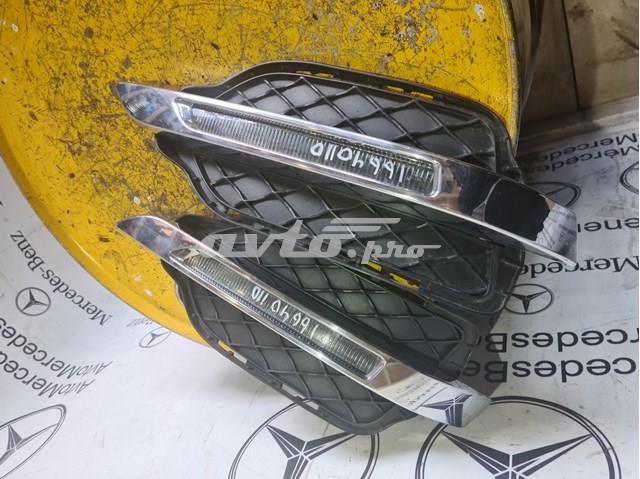 A2048857123 Mercedes решетка вентилятора, буфер