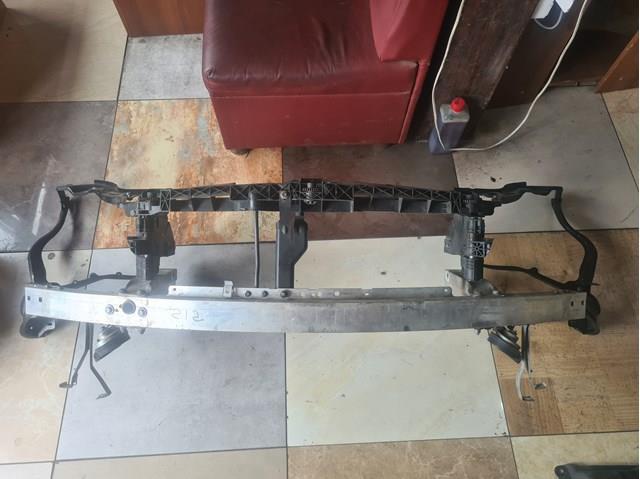 A2126204700 Mercedes суппорт радиатора правый (монтажная панель крепления