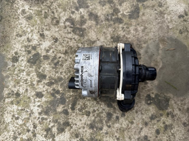 A0005002300 Mercedes помпа водяная (насос охлаждения, дополнительный