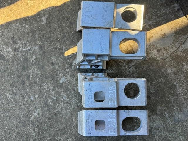 A2135010620 Mercedes тримач