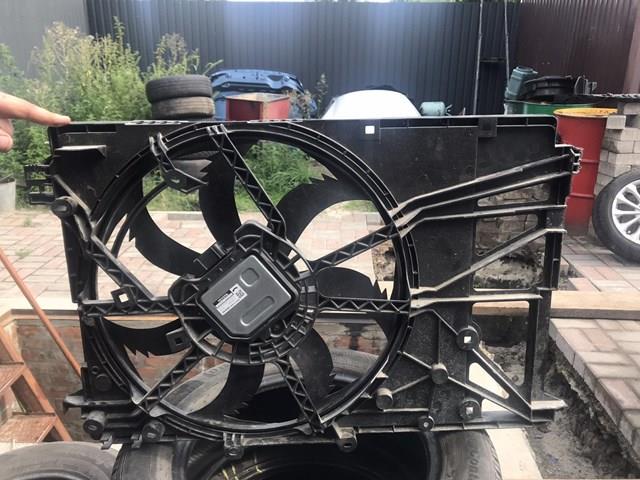 16360F0010 Toyota диффузор радиатора охлаждения, в сборе с мотором и