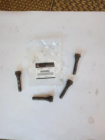 4605A052 Mitsubishi направляющая суппорта переднего