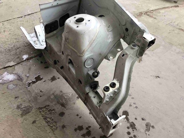 A1666200150 Mercedes четверть передняя левая