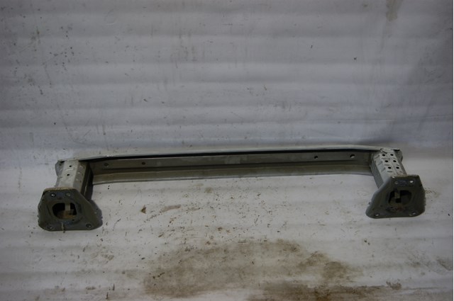 52023F4010 Toyota усилитель бампера заднего