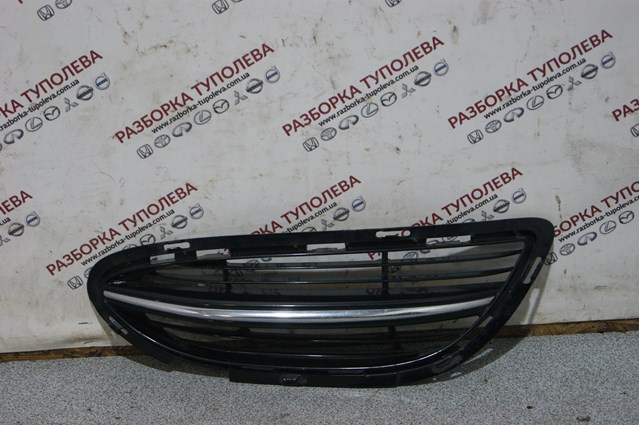 A2228850324 Mercedes решетка бампера правая