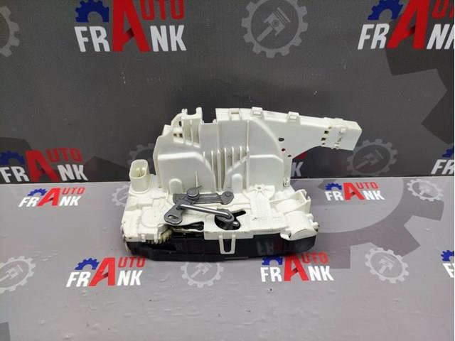 A9067304335 Mercedes замок двери боковой сдвижной правой