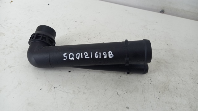 5Q0121619B VAG патрубок 5q0121619b, 5q0122291at